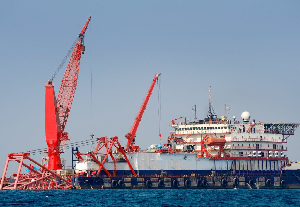 Derrick Pipelay Barge For Sale or Charter - MarineTags